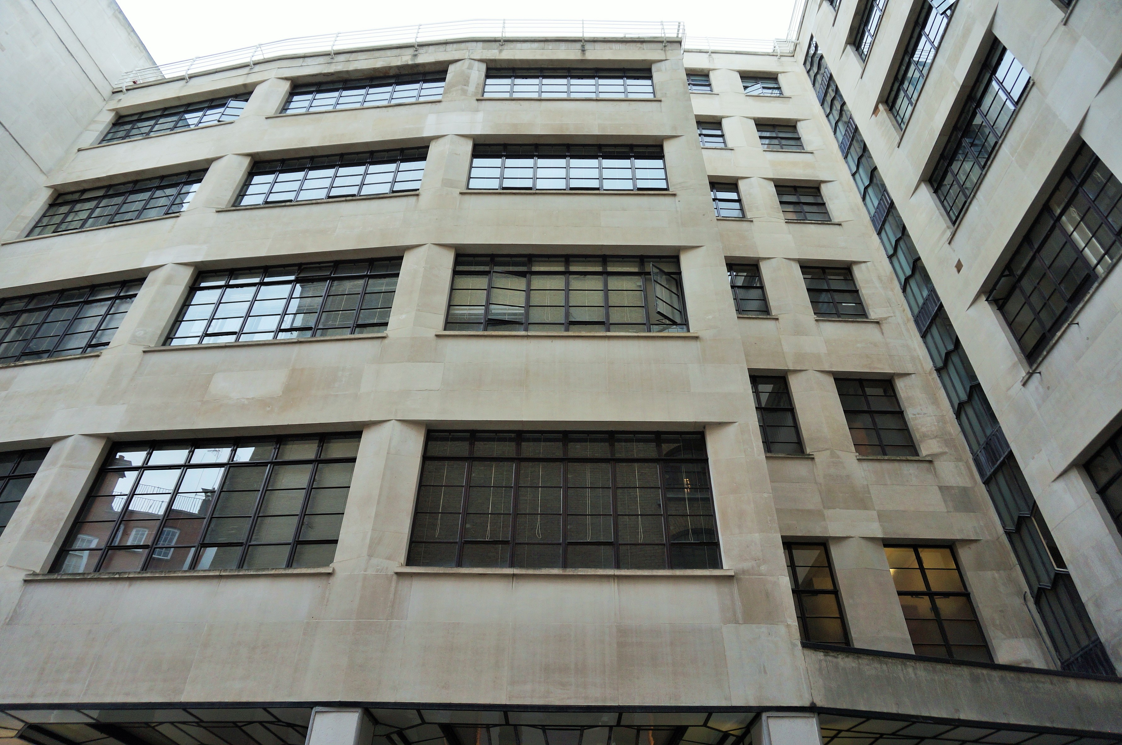 11. Flank wall facing the east internal courtyard | Buildings and Places